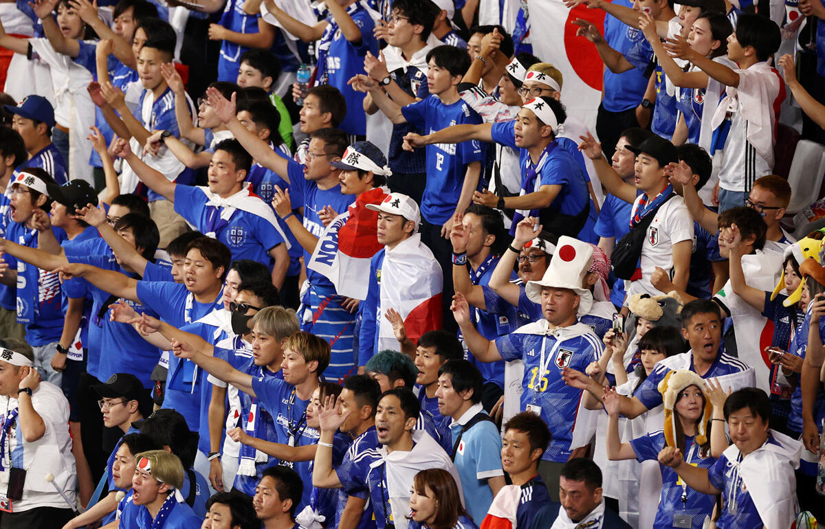 「この美女は誰だ？」「ワールドクラス」fifaの国際映像に映り込んだ日本人サポーターがフォロワー急増「めちゃくちゃフォローされるw」 超