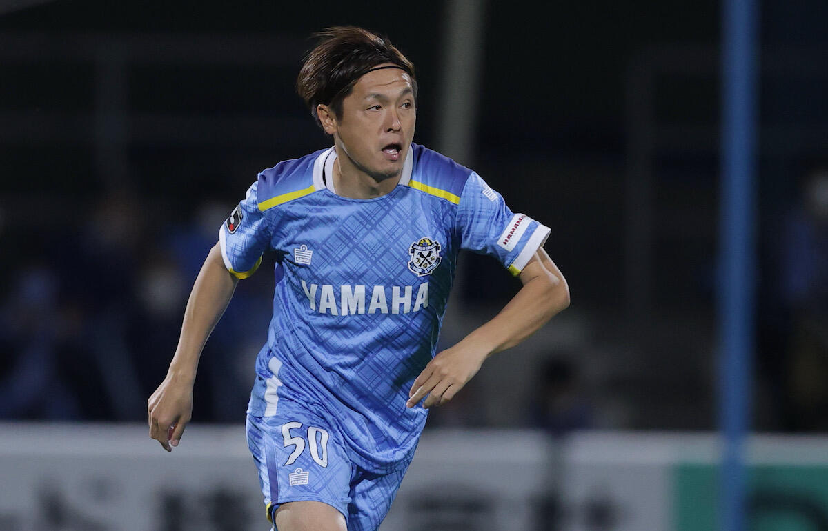 「明治安田J30ベストアウォーズ」MVPはJ1最多出場の遠藤保仁！ ベストイレブンは現役3名、全員日本代表経験者に - 超ワールドサッカー！