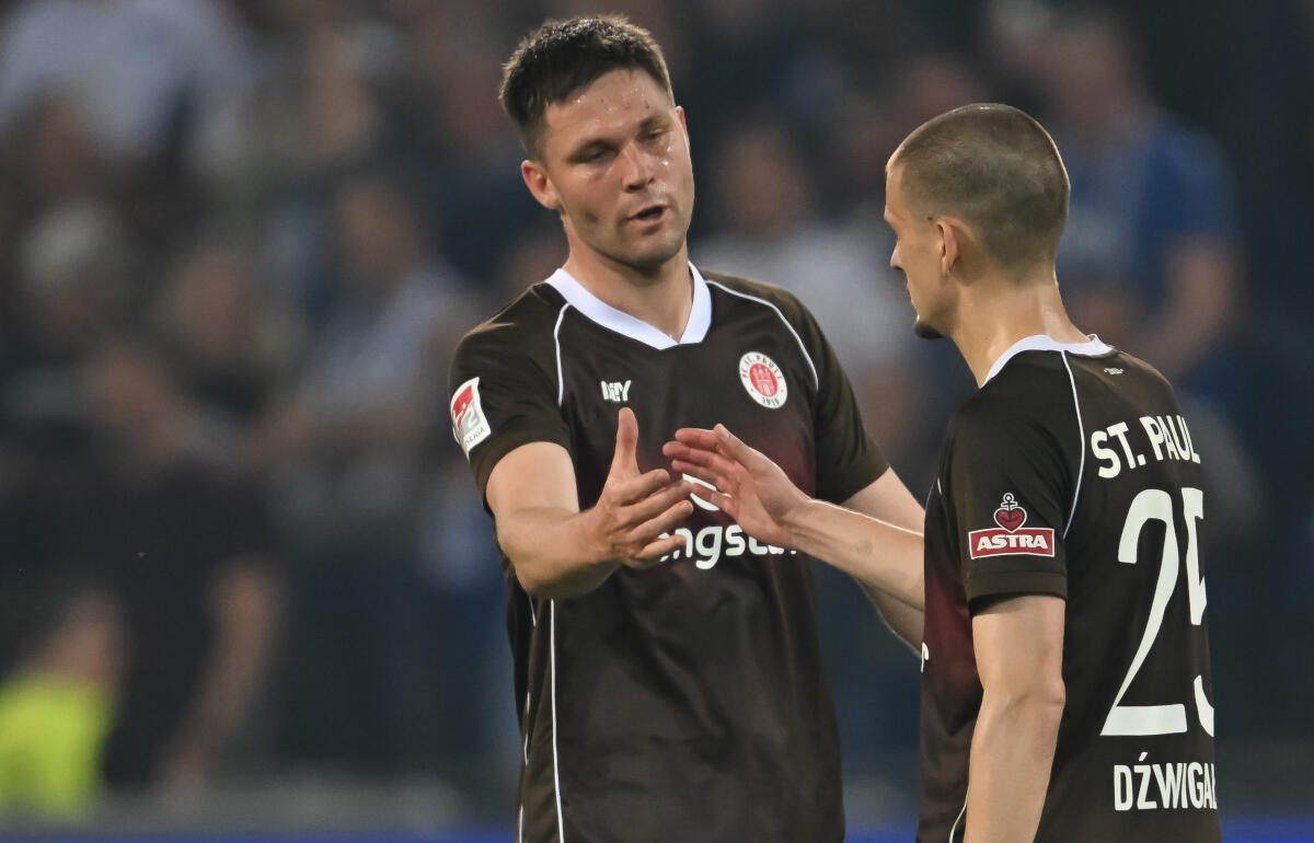 ザンクト・パウリ、193cmの大型FWアルバースと契約延長 - 超ワールドサッカー！